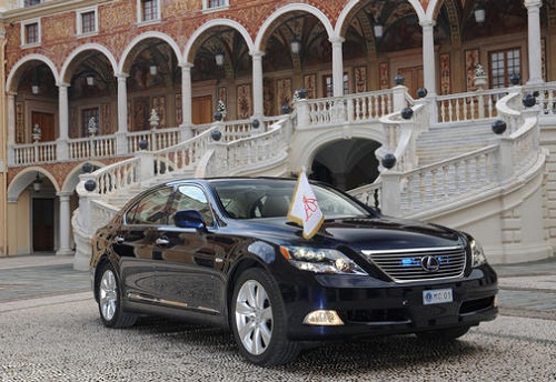 The 2012 Lexus LS 600h L Hybrid returns virtually unchanged | Torque News